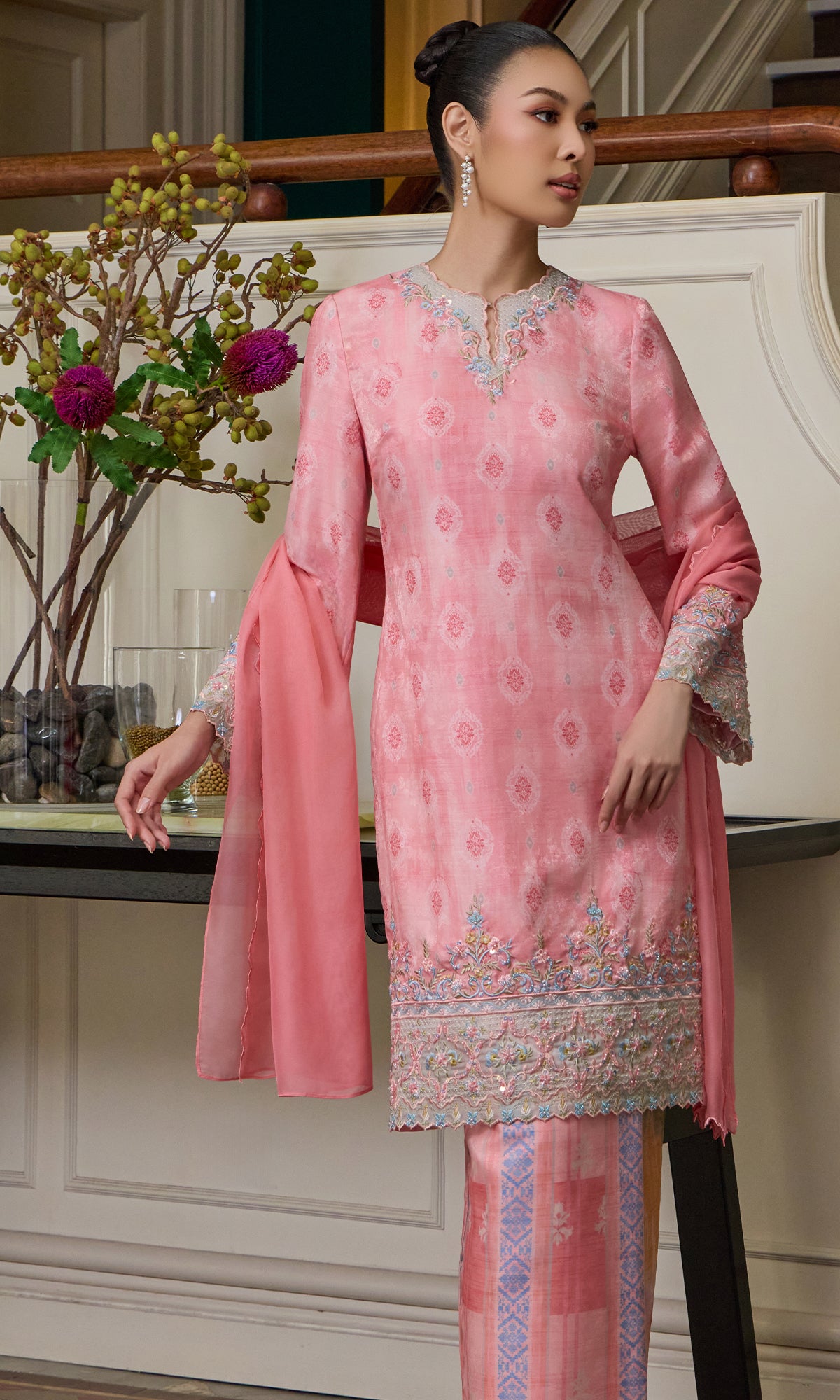 Zaiana Kurung in Pink